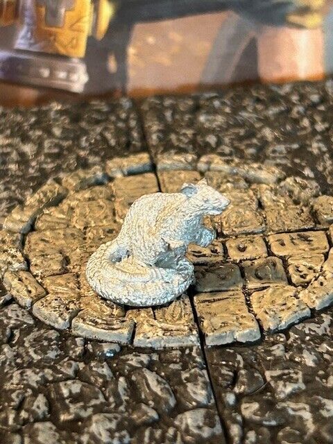 Giant Rat Familiar unpainted Reaper Dark Heaven miniature D&D Dungeons ...