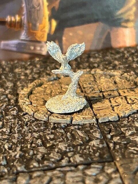 Hawk / Bird Familiar unpainted Reaper Dark Heaven miniature D&D Dungeo ...