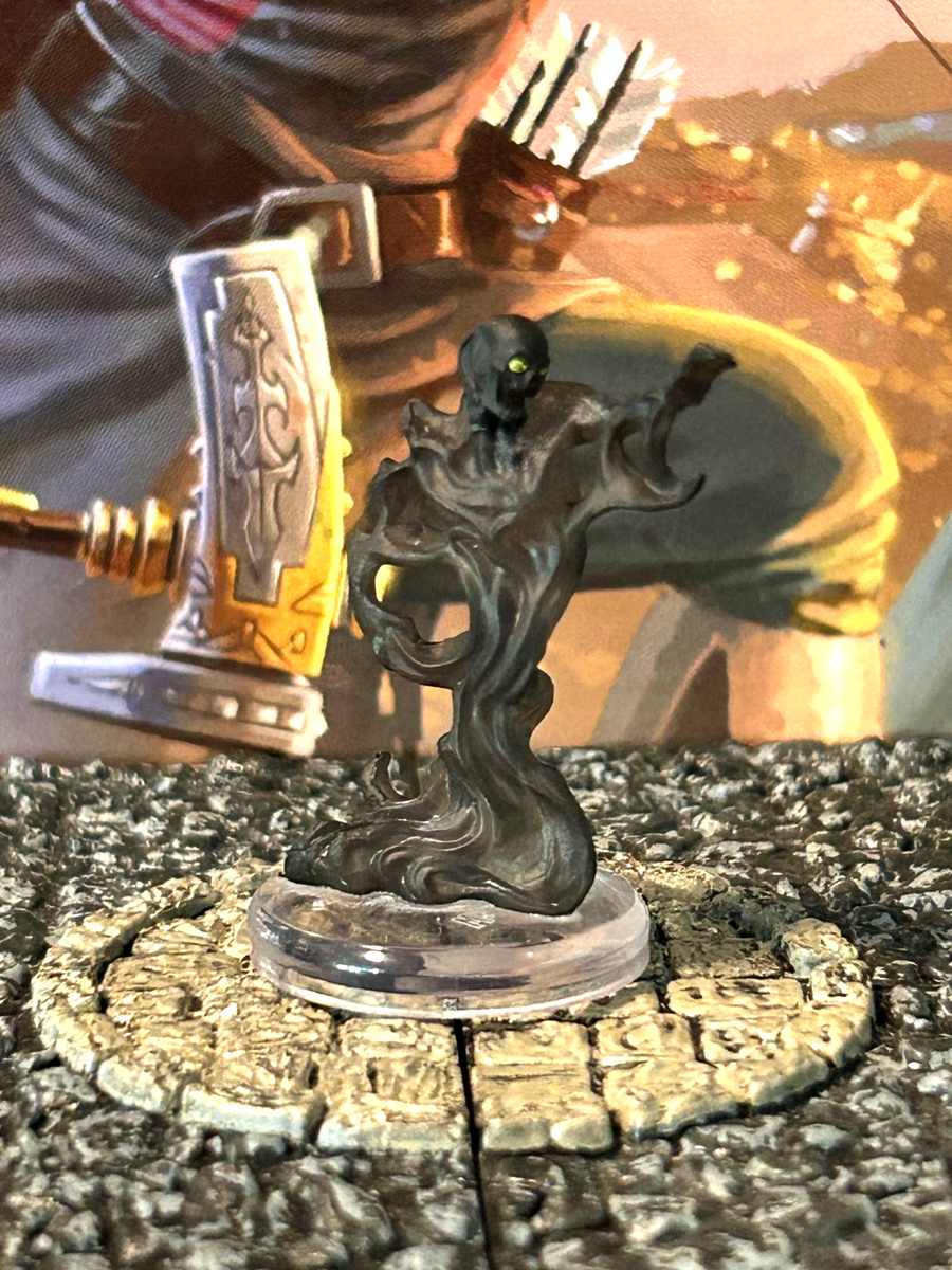 Wraith D&D Miniature Dungeons Dragons Boneyard 19 undead ghost shadow ...